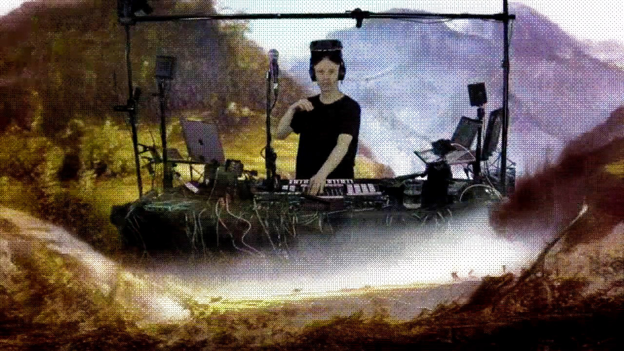 Klavier Aparat - Deepdreaming livestream music video - Ugress